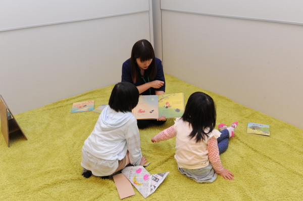 Art for Kids @なとり 「RED KNIT CAP GIRL」の世界 | 名取市文化会館